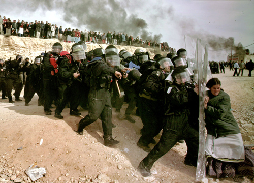 Pictures that changed the World – West Bank Settlers